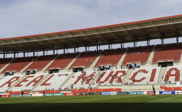El estadio Enrique Roca de Murcia ya brilla con luz propia | La Verdad