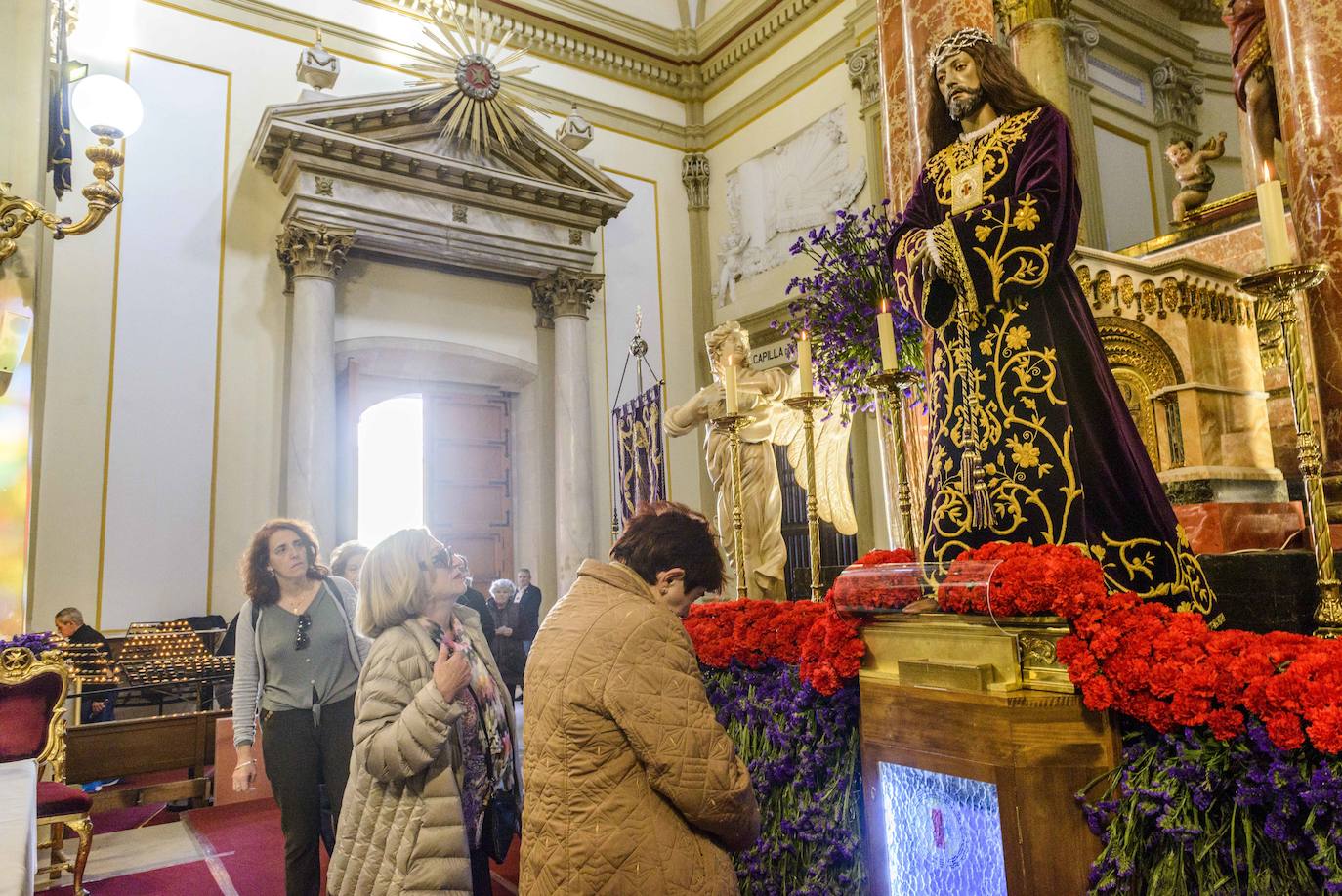 Fotos: La devoción al Cristo del Rescate, sin besapié, en imágenes | La ...