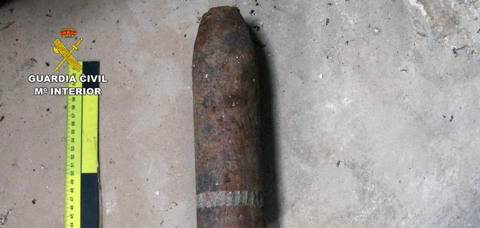 Descubren un proyectil de artillería con la carga explosiva intacta en ...