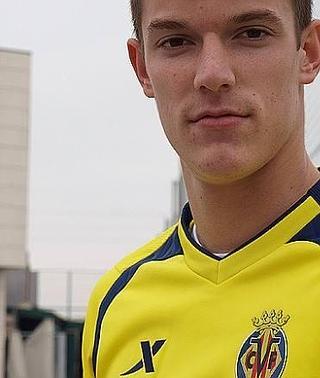 Adrián Marín realizará la pretemporada con el primer equipo del ...